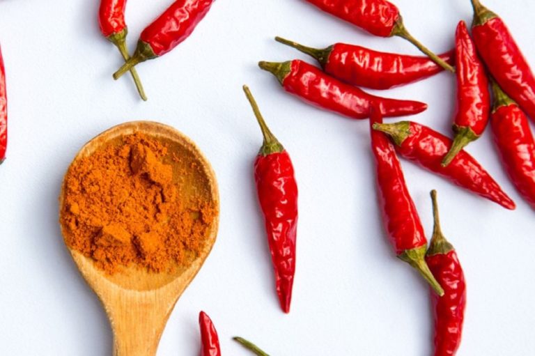 Comment faire de la poudre de piment de Cayenne ? - Épices Review