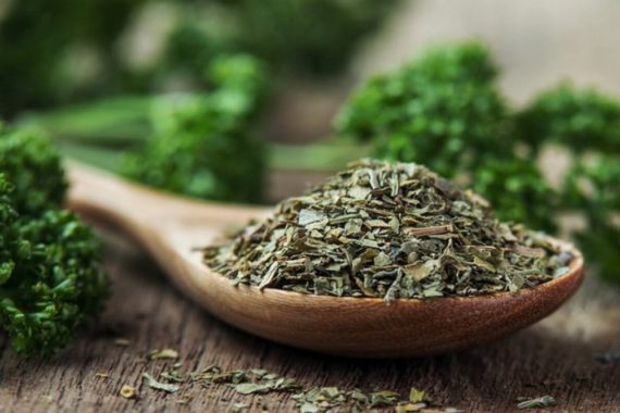 Comment faire sécher du persil ? - Épices Review