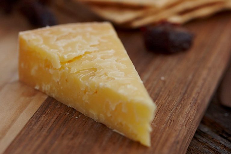 Qu'est-ce que le Pyengana Clothbound Cheddar ? - Épices Review